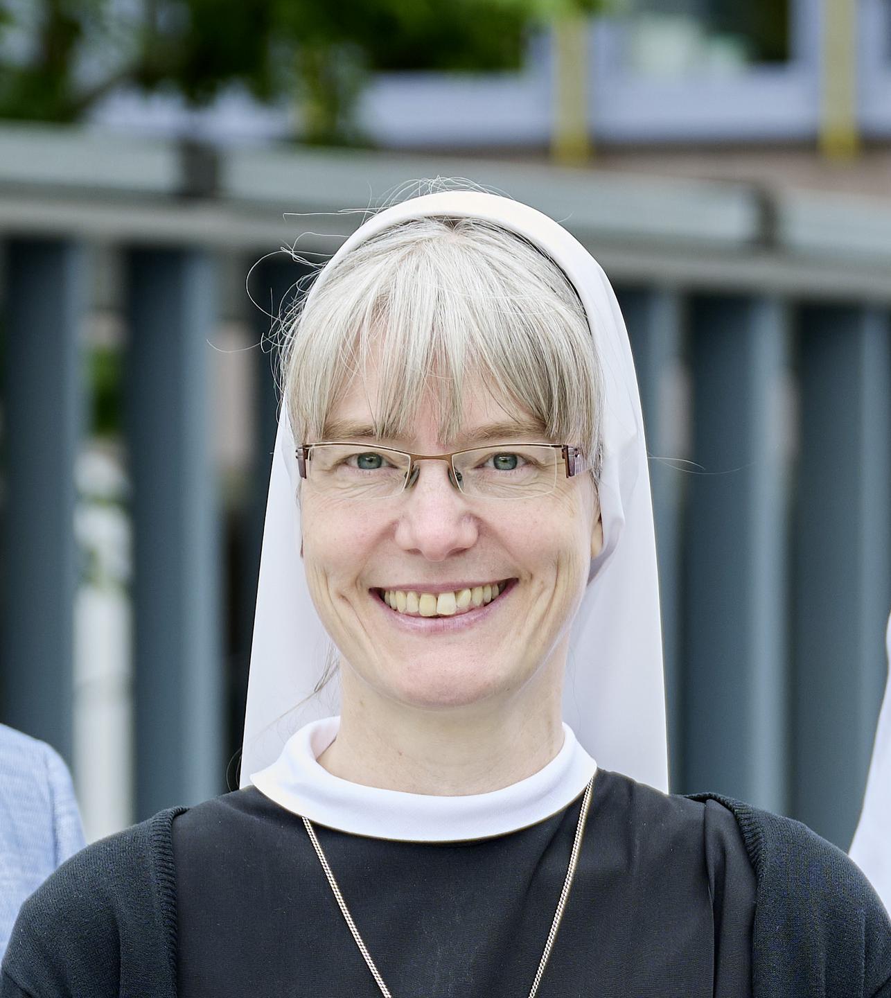 Sr. Barbara Flad ist neue Generaloberin - Mutterhaus der Barmherzigen ...